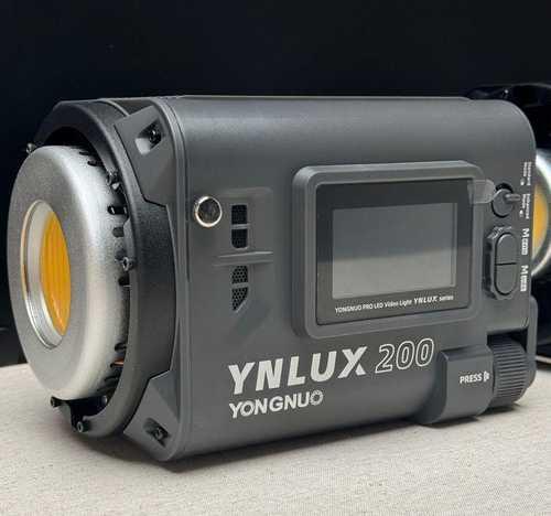 Видеосвет yongnuo ynlux200