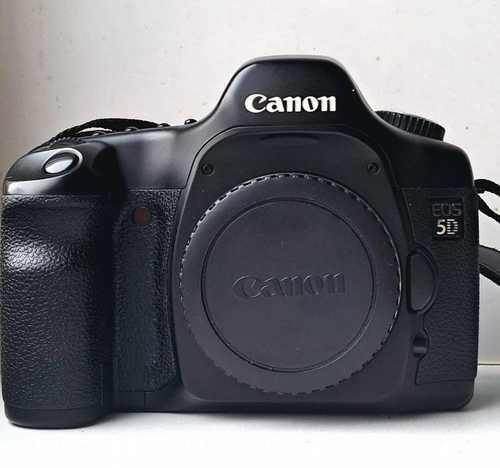 Фотоаппарат Canon EOS 5D body