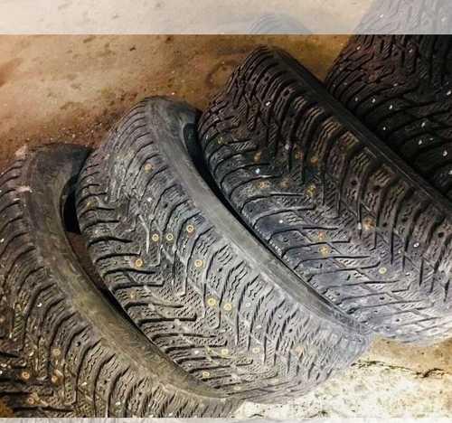 Nokian Tyres Hakkapeliitta 8 215/55 R16