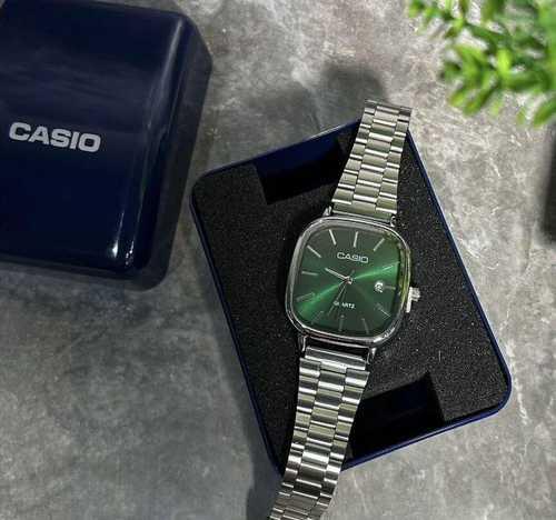 Часы casio vintage.С зеленым циферблатом