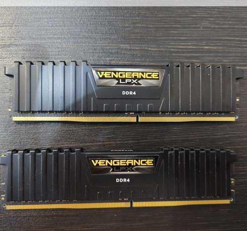 Оперативная память Corsair Vengeance DDR 4 16 gb