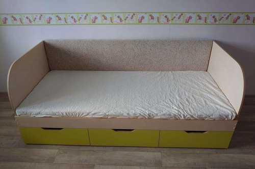 Кровать с матрасом 90 на 200 см