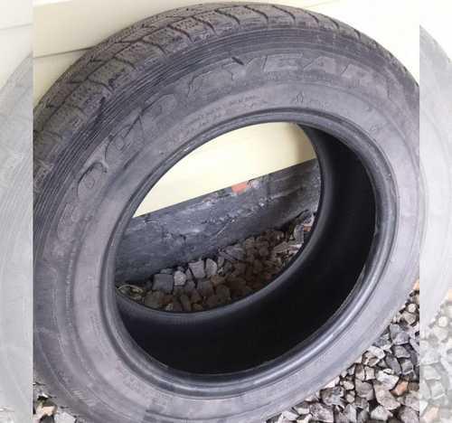 Goodyear Ice Navi NH 215/60 R16