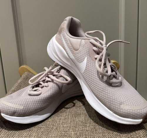 Кроссовки Nike Revolution 7 женские,38.5