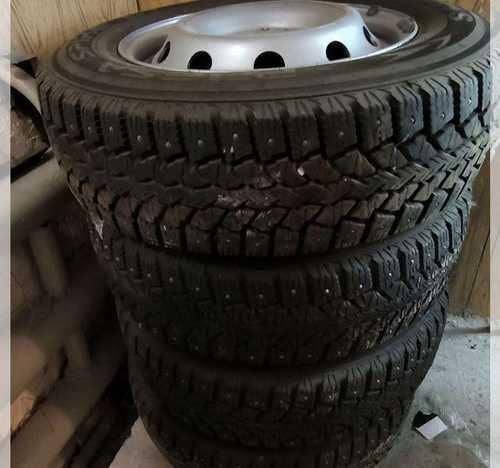 Maxxis spike presa 195 70 15c