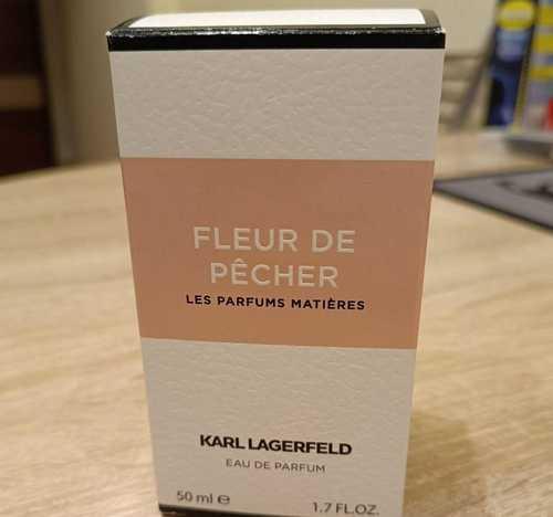 Karl Lagerfeld Fleur de pecher 50