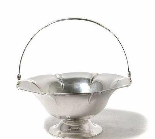 Серебряная ваза с перекидной ручкой. Финляндия