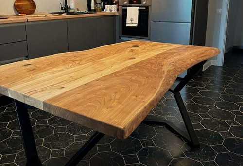 Стол кухонный из дерева