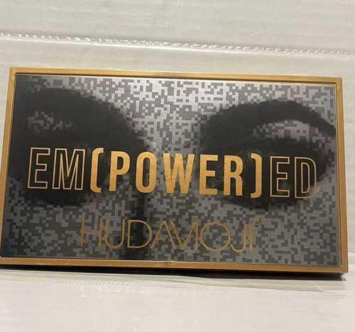 HudaBeauty палетка теней empowered 16,8гр