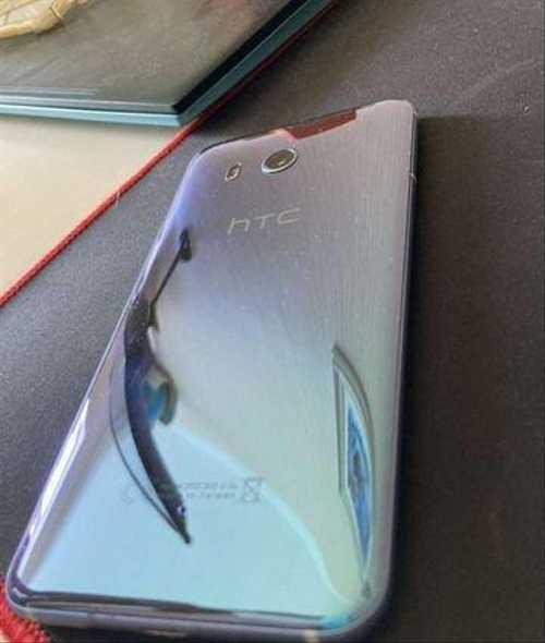 HTC U11 голубой