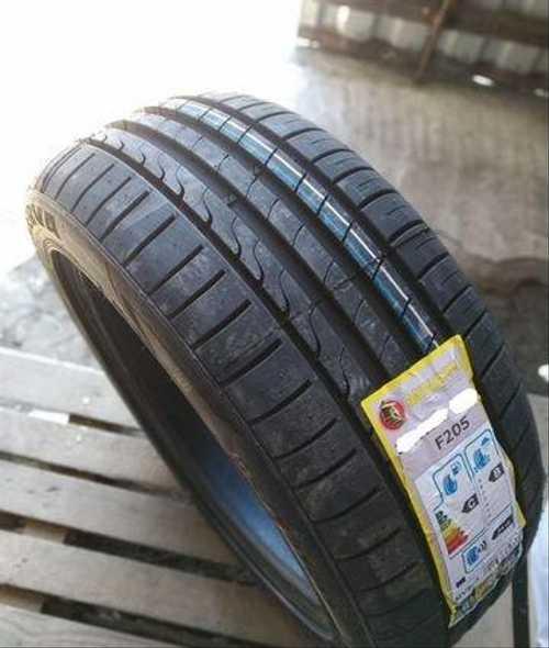 Minerva F205 245/45 R18