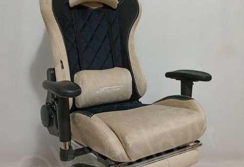Игровое кресло из ткани бежево- черной расцветки