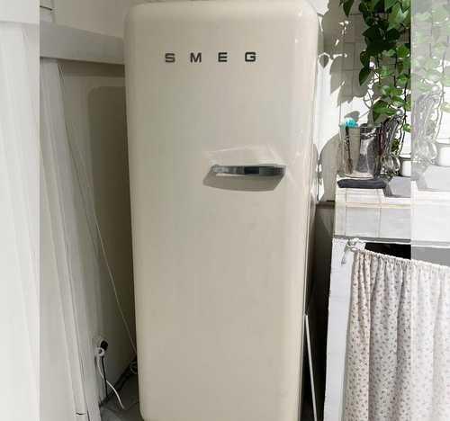 Холодильник Smeg