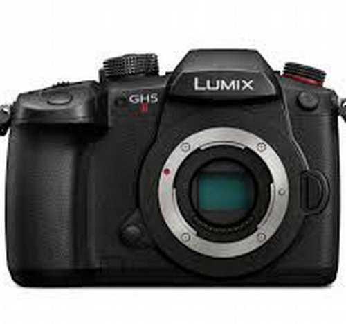 Фотоаппарат Panasonic Lumix DC-GH5 Mark II Body