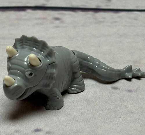 Фигурка Kinder Динозавры