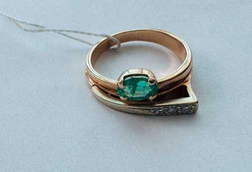 Золотое кольцо с бриллиантами и изумрудом (36340)