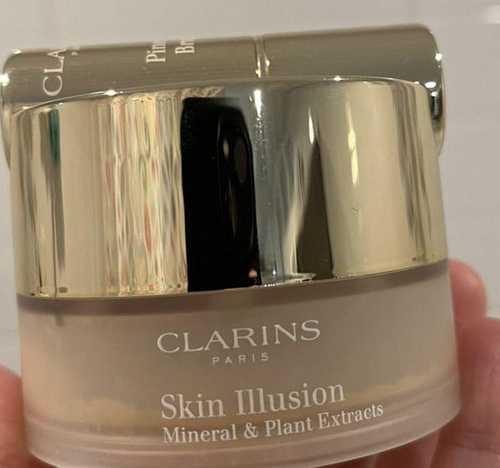 Рассыпчатая пудра clarins skin illusion 105