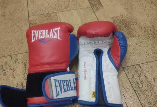 Боксерские перчатки everlast PowerLock