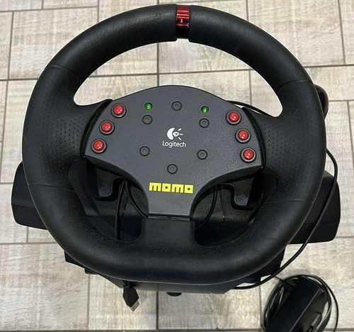 Игровой руль logitech momo racing