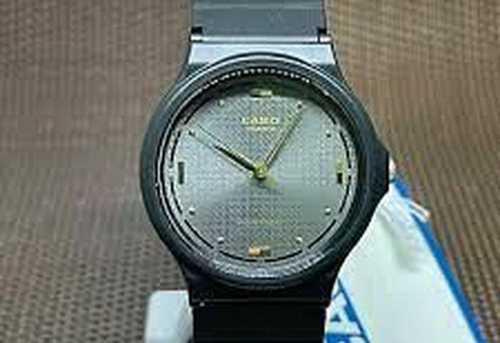 Наручные часы Casio MQ-76-1A