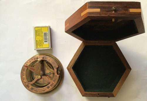 Компас + солнечные часы в деревянном футляре