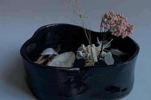 Черное глубокое керамическое боюдо/ваза