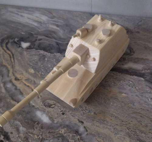 Танк деревянный