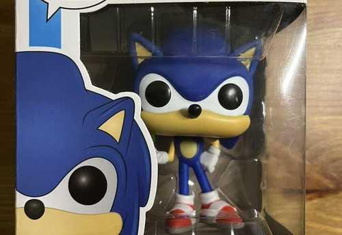 Funko pop Games Sonic with emerald