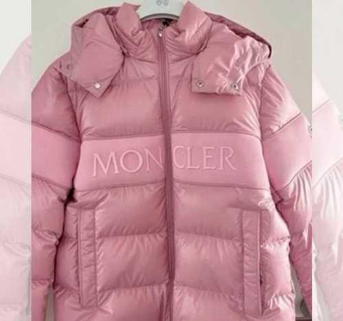 Глянцевый пуховик moncler