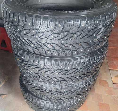 Nokian Tyres Hakkapeliitta 9 SUV 215/65 R17 103T