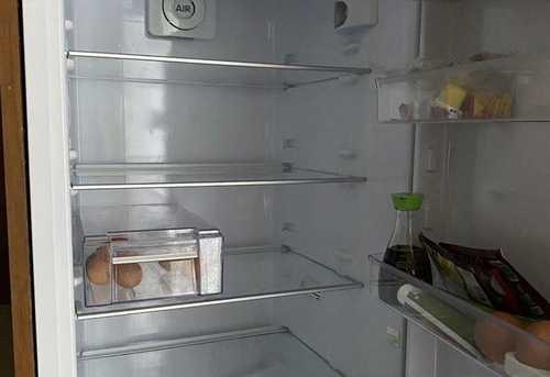 Холодильник Хотпоинтаристон встраиваемый