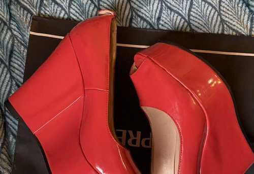 Туфли женские 40 размер лакированные красные