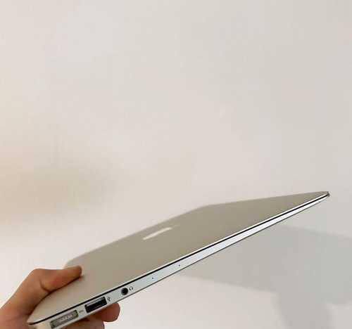 Apple macbook air 13 Early 2015