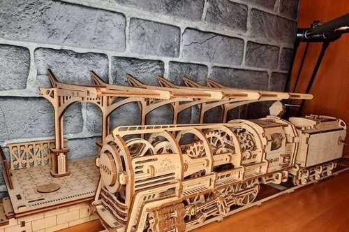 Ugears Локомотив с тендером+ перон (собранный)