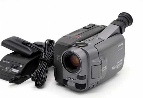 Видеокамера Sony CCD-TRV70E