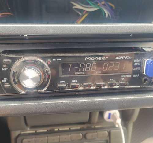 Автомагнитола Pioneer DEH-2100UB