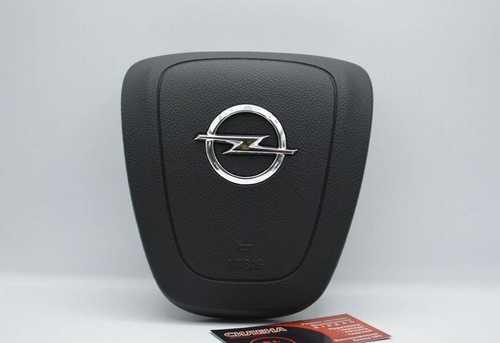 Рулевая накладка Opel Insignia