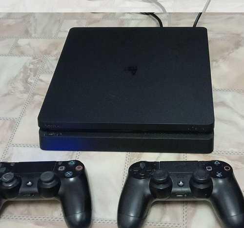 Sony PS4 Slim 500 Гб + 2 джойстика плюс игры