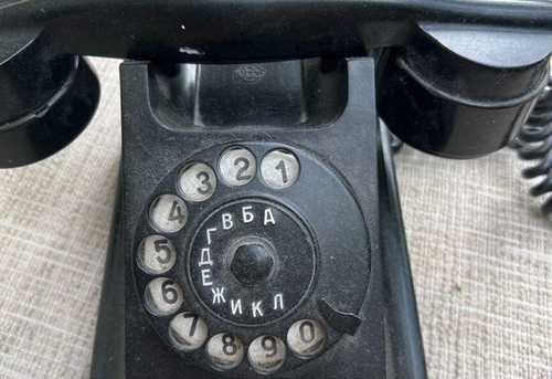 Старинный советский телефон