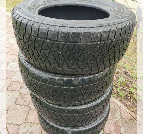 Bridgestone Blizzak DM-V2 285/60 R18 116R