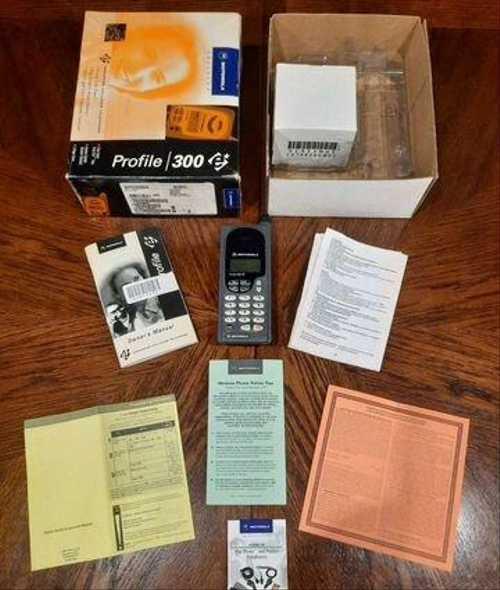 Ретро мобильник Motorola 1997 год