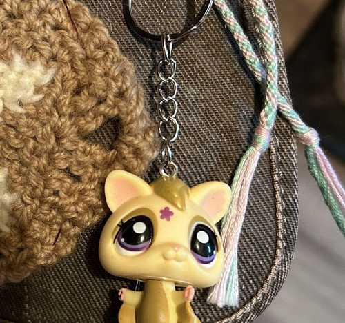 Littlest pet shop брелок и сережки