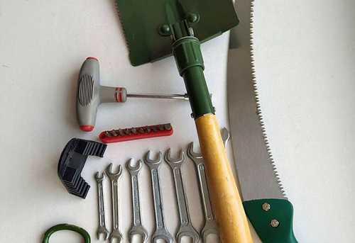 Набор инструментов: отвёртки, ключи, ножницы