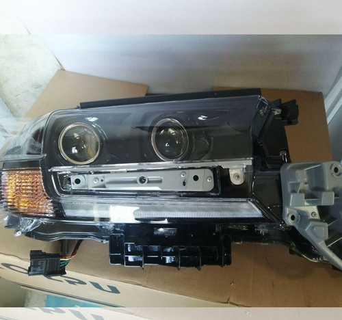 Фары land cruiser 200 c 16 года(темные)