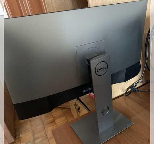 Монитор Dell UltraSharp U2720Q 27 дюймов, IPS