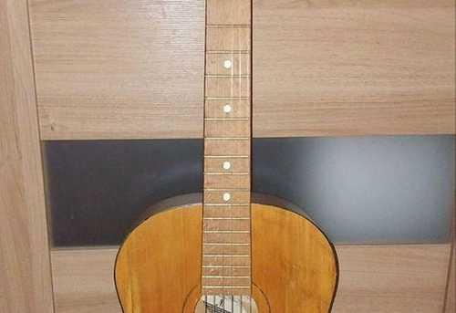 Акустическая гитара шестиструнная Луначарского