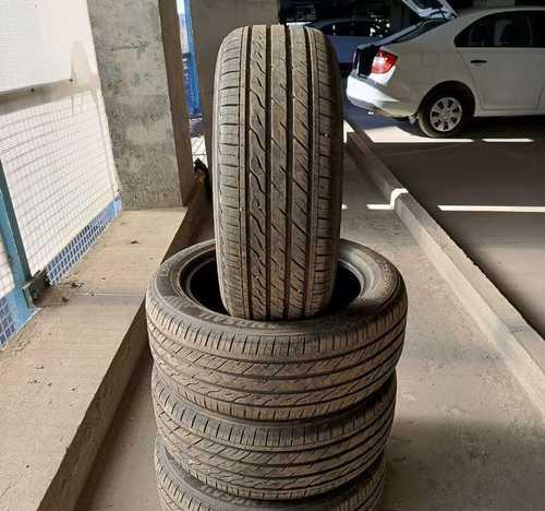 Landsail LS588 UHP 215/55 R17 94W