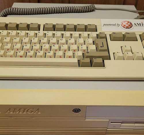 Commodore Amiga A4000/040 + клава ретро