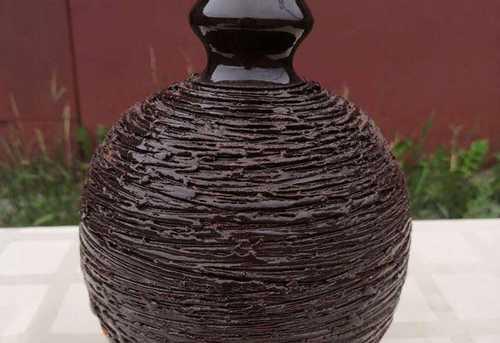 Глиняный кувшин или ваза