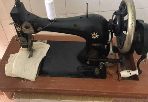 Швейная машина немецкая старинная